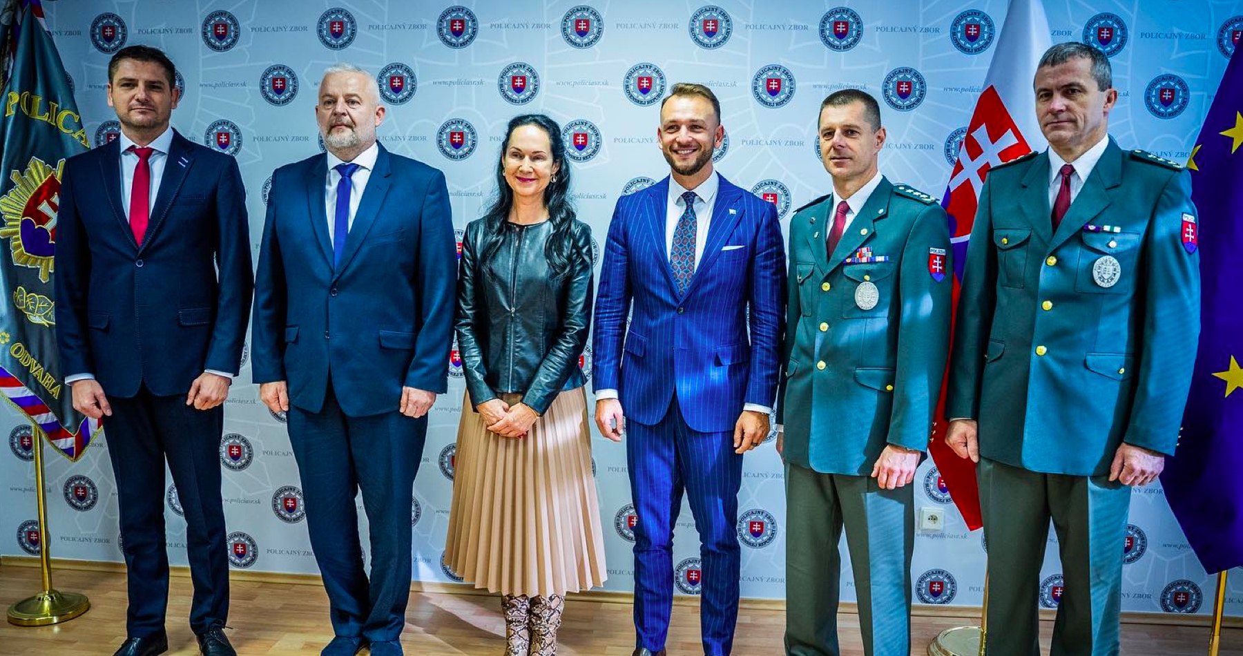 Šéf rezortu vnútra Šutaj Eštok predstavil nové vedenie polície aj jej ...