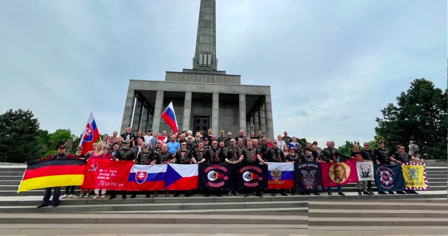 VIDEO: Noční vlci si prišli do Bratislavy na Slavín uctiť pamiatku ...